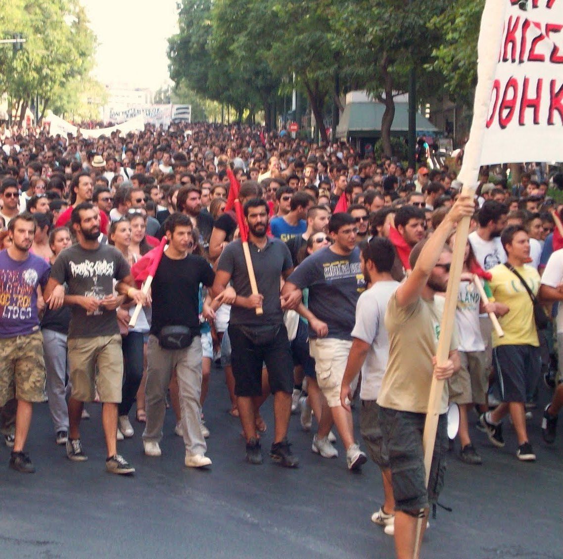 ΕΑΑΚ: δυο δεκαετίες στην πρώτη τη γραμμή, κόντρα στη συναίνεση και την ...